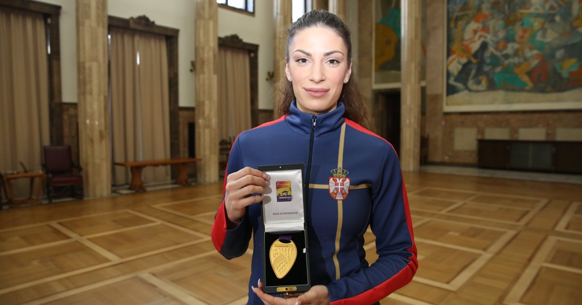 Kako je Ivana Španović žrtvovala 20.000 dolara da bi osvojila zlato na ...