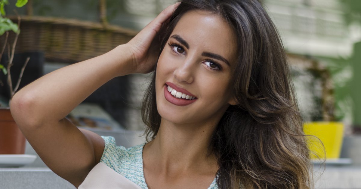 Lepota koja odiše kreativnošću: Sara Stojanović u novom Telegraf modnom ...