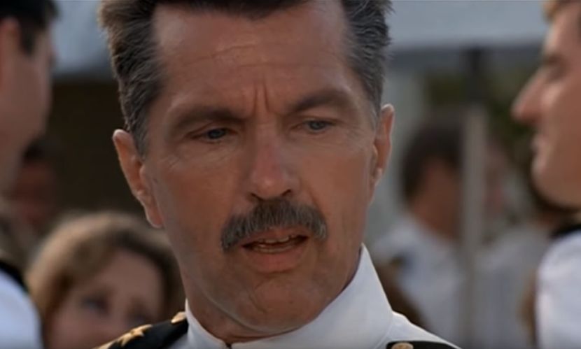 Pre 33 godine bio je zapovednik Tomu Kruzu u Top ganu: Danas ima 85 ...