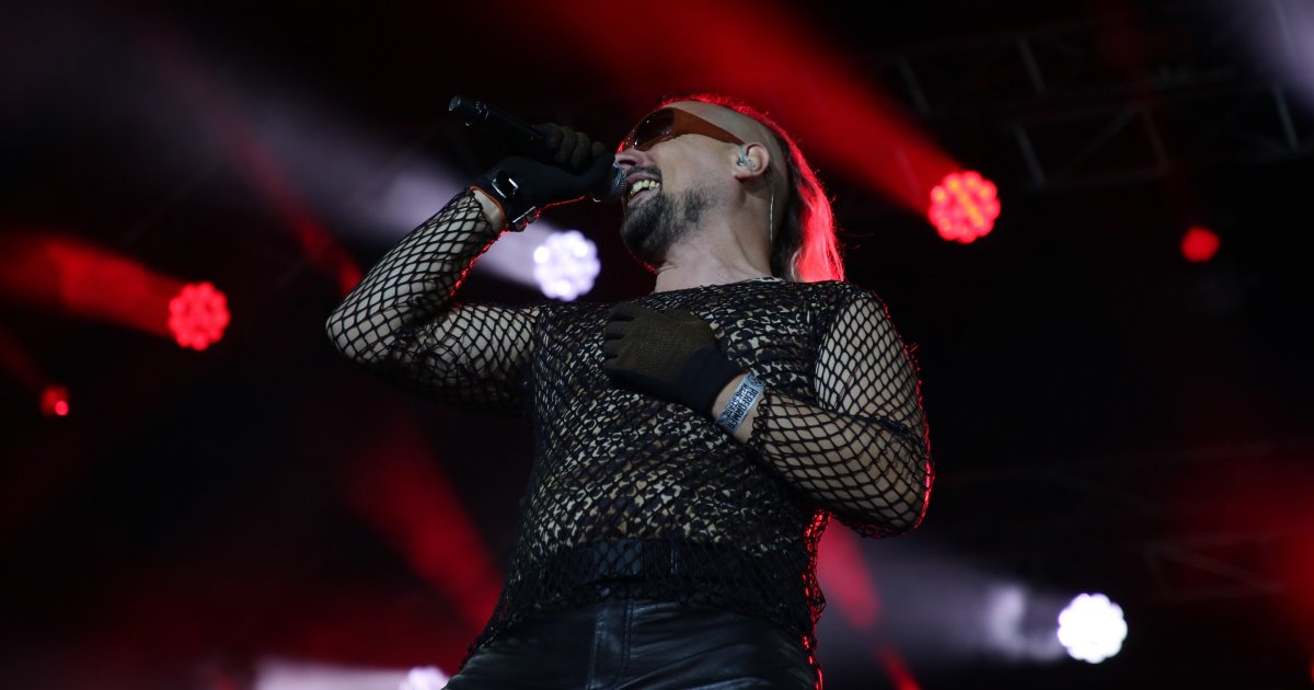 Turbofolk, pank i rok u jednom: Brkovi "zapalili" Ušće! (FOTO) (VIDEO ...