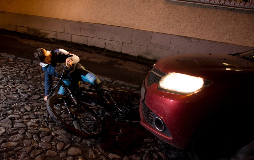 Biciklistu u Prizrenu udario kamion, poginuo na licu mesta: Hitna mogla ...