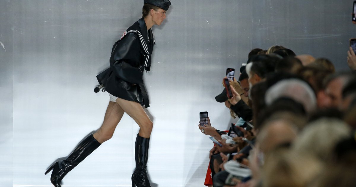 Manekeni na štiklama kao odgovor na seksizam: Da li politička ...