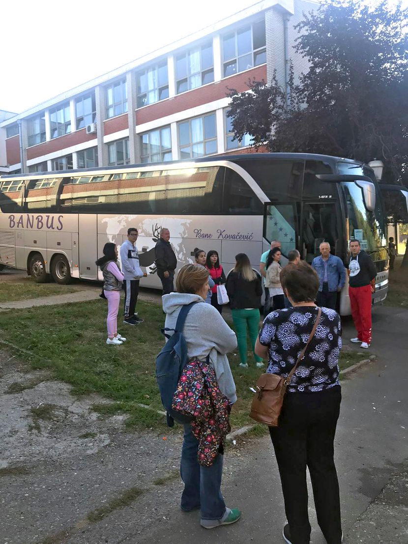 Ekskurzija otkazana za 650 dece: "Banbus" hteo da vodi bez licence ...