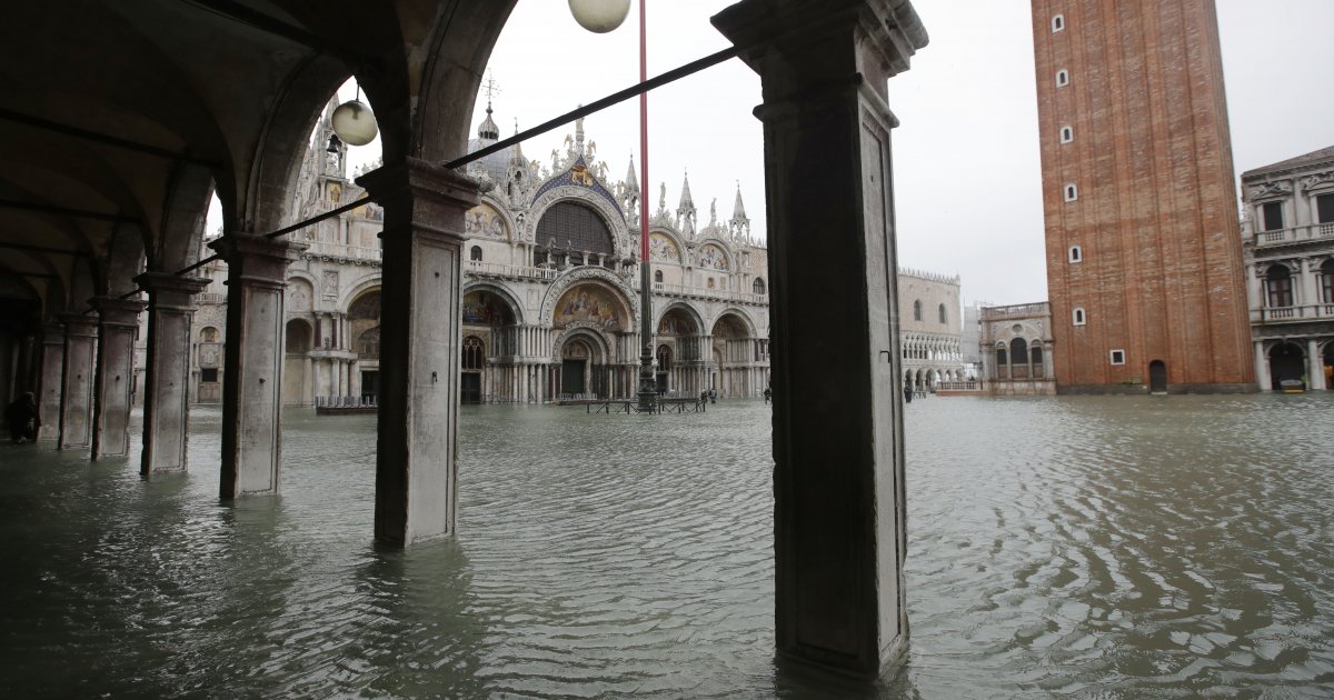 Nevreme širom Italije: Povišen nivo vode u Veneciji, poplavljen trg ...