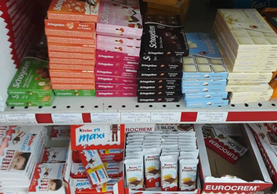 Ovako zaista izgledaju rafovi u kosovskim prodavnicama: Slatkiši ...