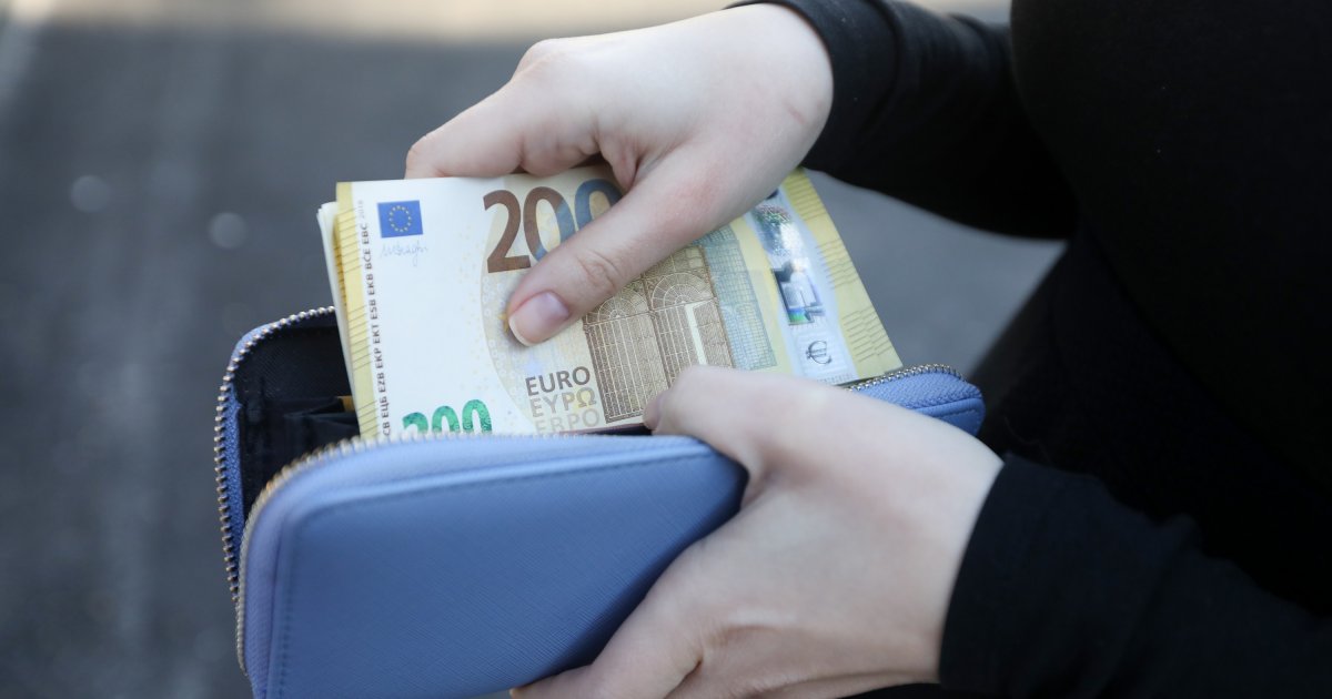 Kada ste poslednji put dobili bonus? Tek svaki peti radnik dobio je ...