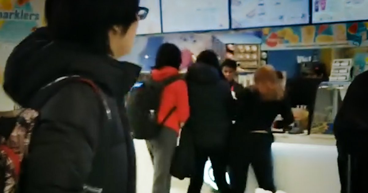 Tri najbolje drugarice krenule na sladoled, a onda je izbila krvnička ...