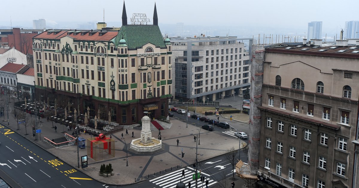 Posle Drugog svetskog rata Terazije poprimaju izgled centra prestonice ...