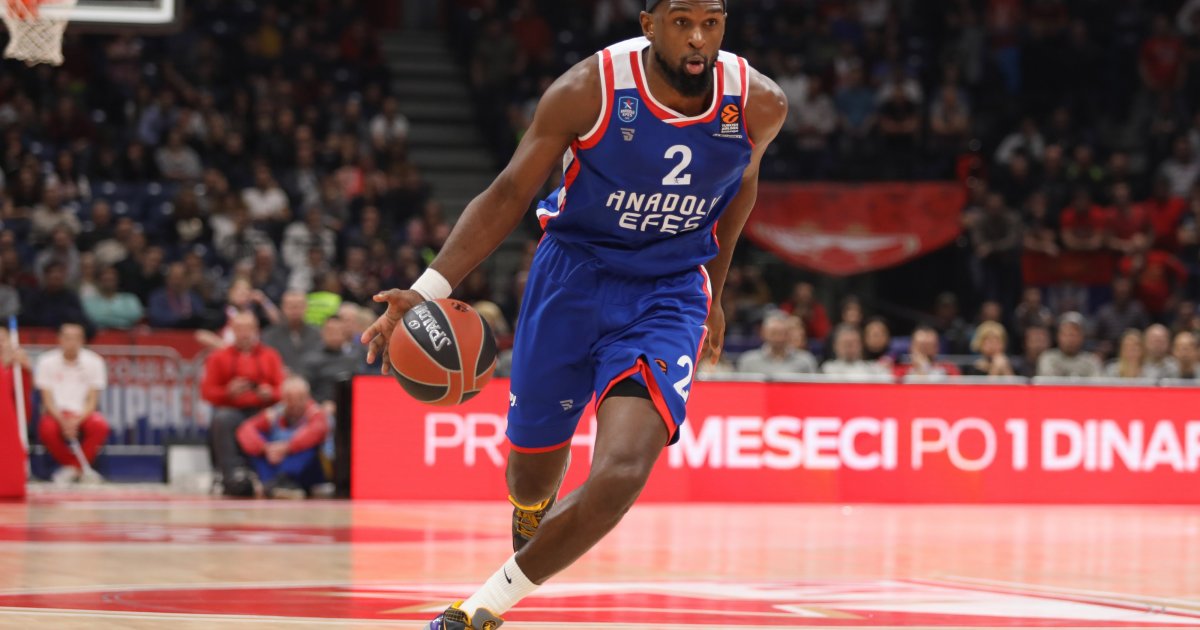 Košarkaš Efesa pušten na kućno lečenje posle srčanog udara - Telegraf.rs