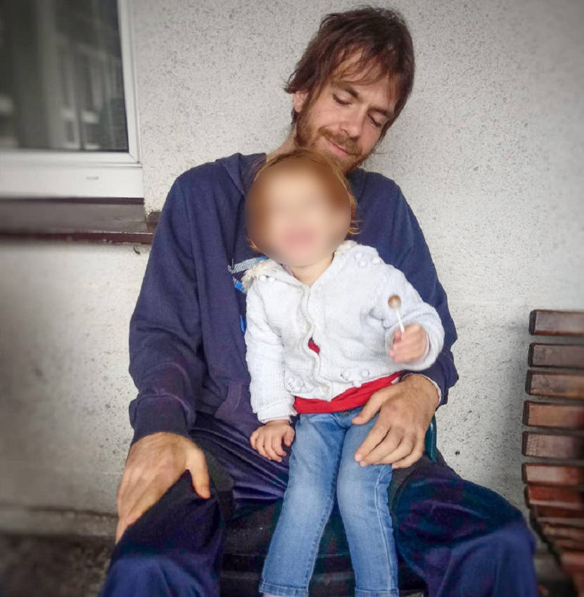 Savo je bio nezaustavljiv momak do nesreće: Sad uči da hoda, ni kašiku ...