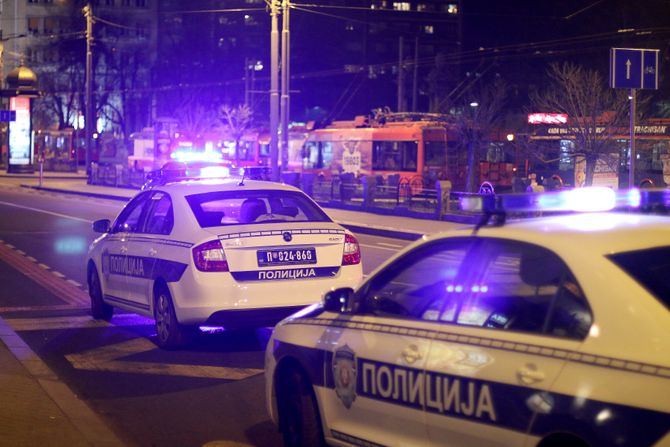 Kada smo pitali da li poštujete policijski čas, nismo ni slutili da ... Kada smo pitali da li poštujete policijski čas, nismo ni slutili da ...