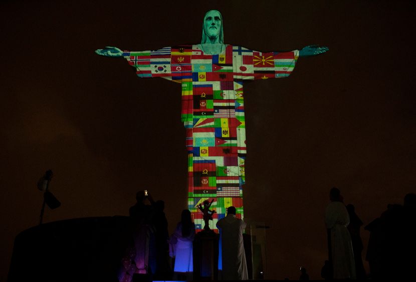 Brazil na predivan način pružio podršku svetu: Statua Isusa osvetljena ...