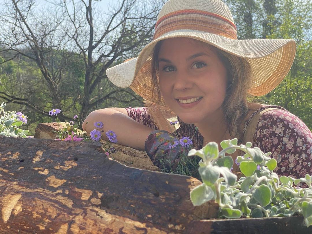 Porodila se naša glumica koja je živela u kontejneru: Sinu dala prelepo ...