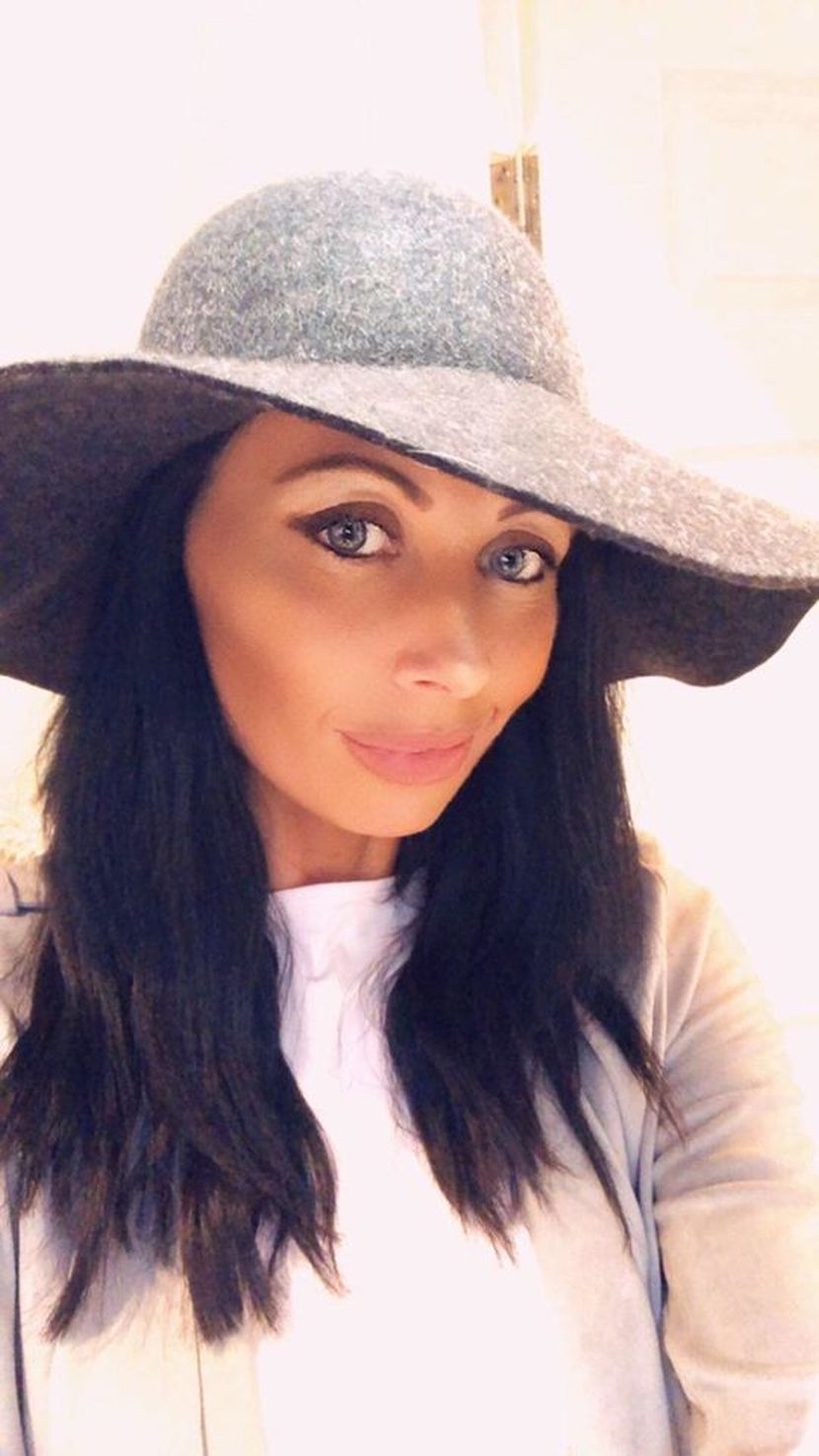 Ima 44 godine i nosi odeću sa dečijeg odeljenja: Govore mi da sam ...