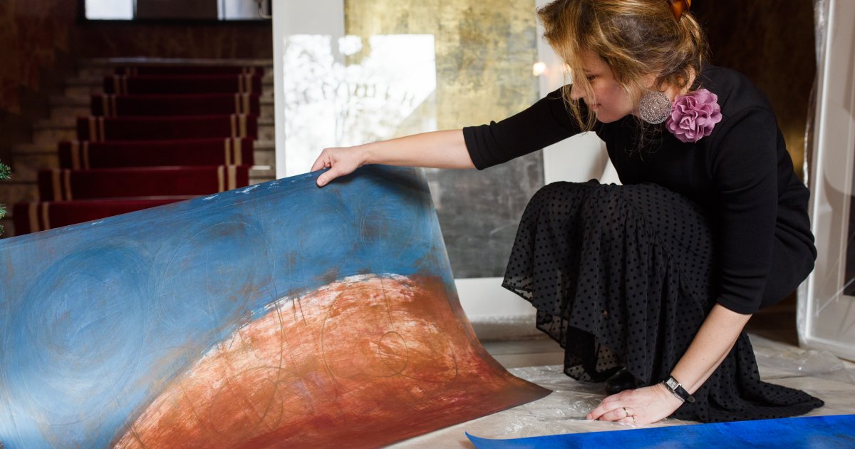 "Dance With Me": Izložba slika Vanje Vulin Ivošević u Galeriji "Art For ...