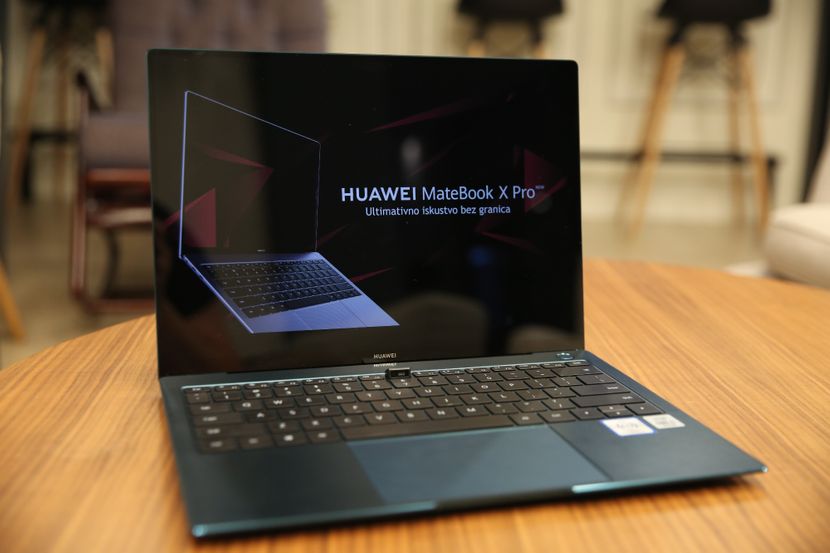 Stiže prvi laptop sa "lebdećim" ekranom - Telegraf.rs