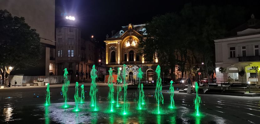 Puštena u rad nova parterna fontana na rekonstruisanom Trgu slobode u ...