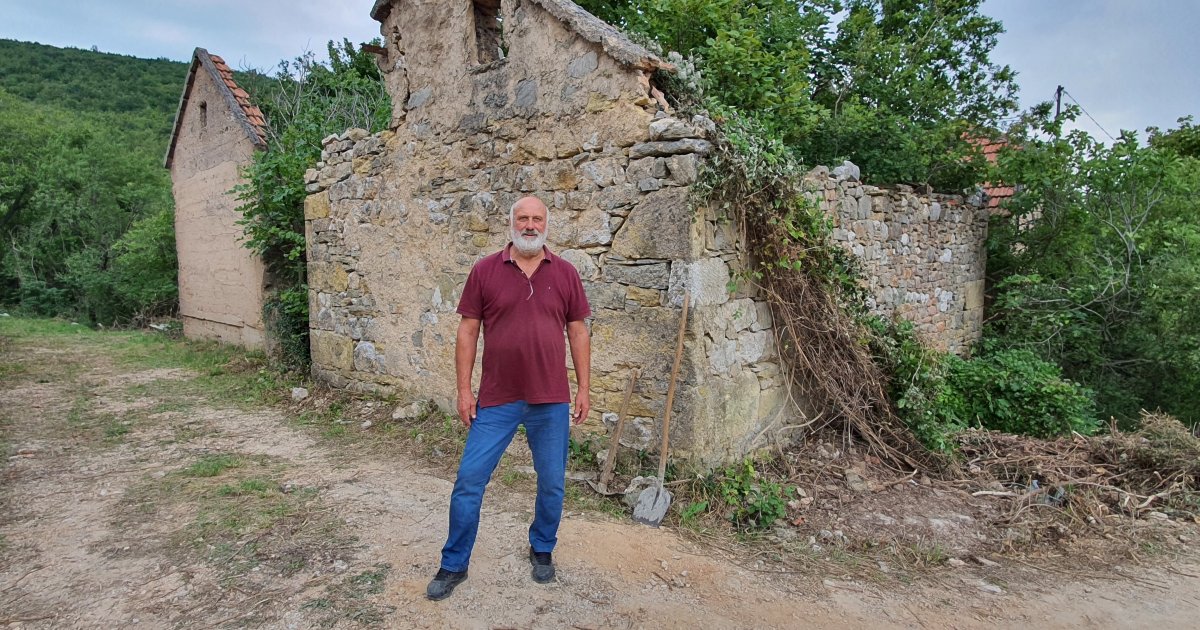 Selo kod Knina bez ljudi, vratili bi se da imaju gde: "Ovde se 20 dana ...