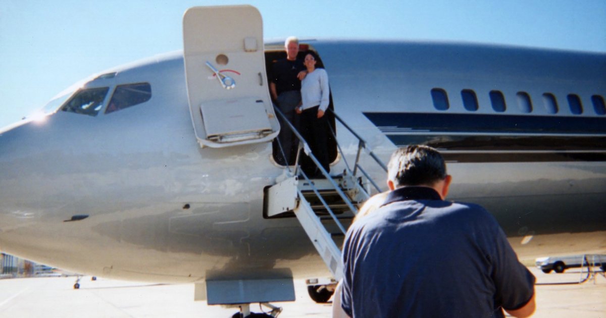Bebi ulje, vlažne maramice i ogledala: Ovo je Lolita, Epstajnov avion ...
