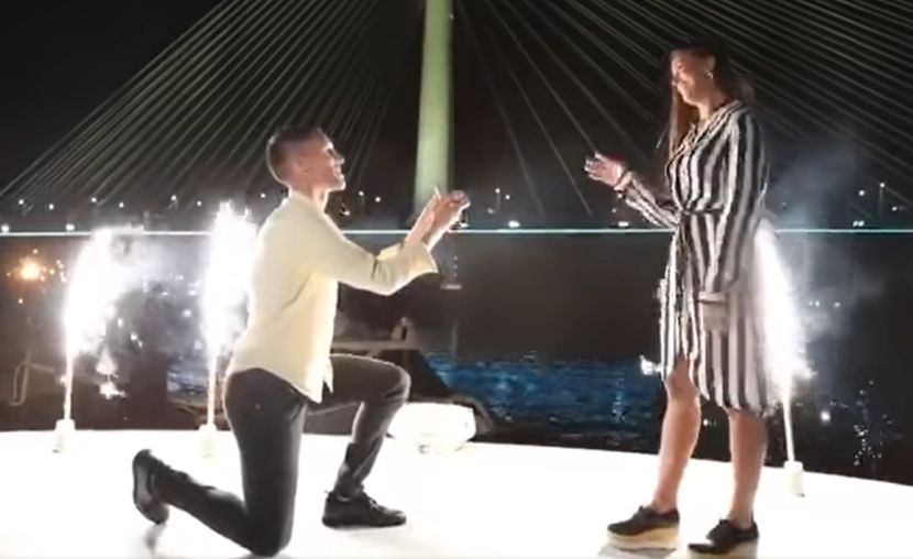 Bivši fudbaler Zvezde zaprosio devojku pored Mosta na Adi - Telegraf.rs