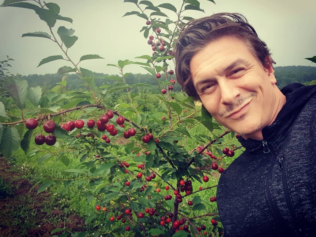 Srpski glumac zamenio grad za selo: Pronašao spokoj, živi bez stresa ...