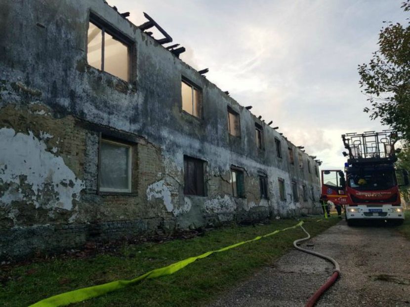 First photo after big fire in Bac that destroyed a building: 20 ...