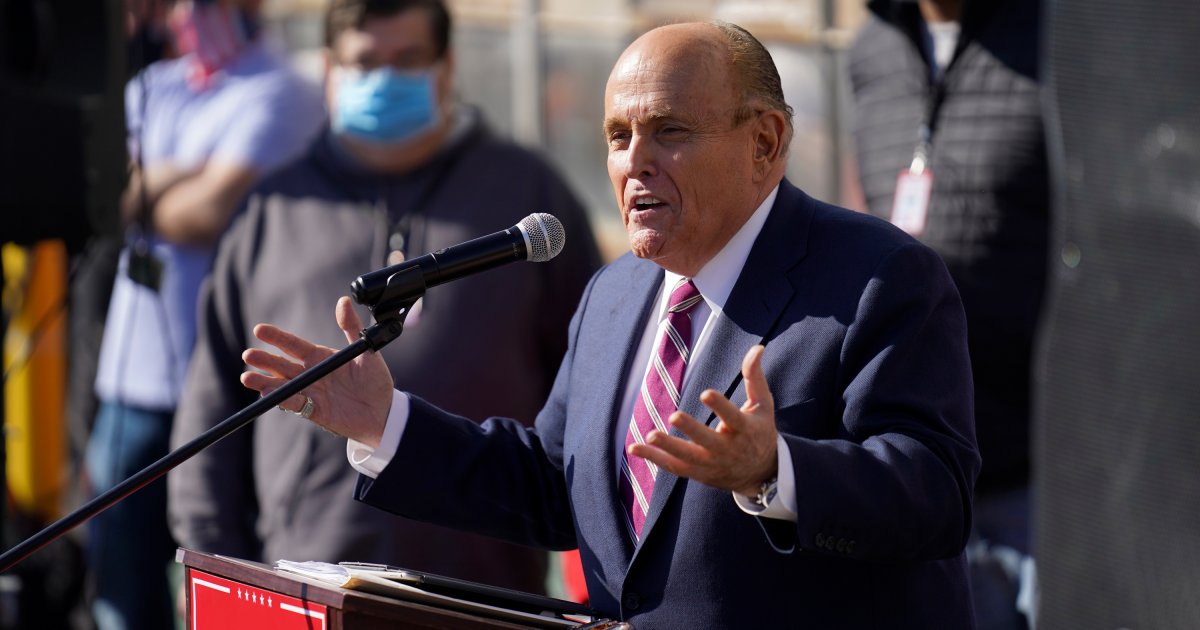 Tramp pomilovao Rudija Đulijanija - Vesti - Telegraf.rs