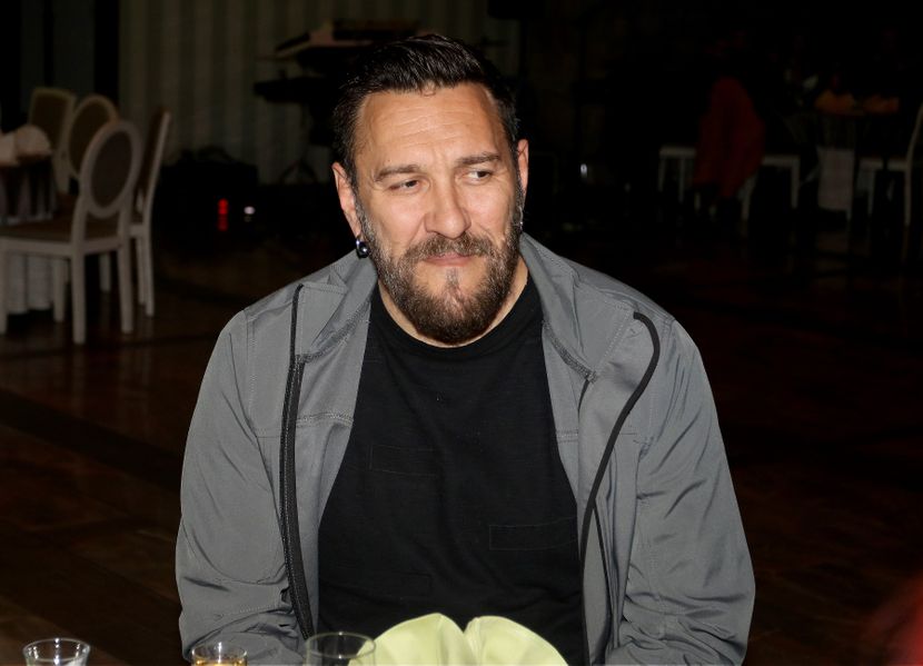 Nigor je već godinama u srećnom braku sa 14 godina mlađom Suzanom: Evo ...