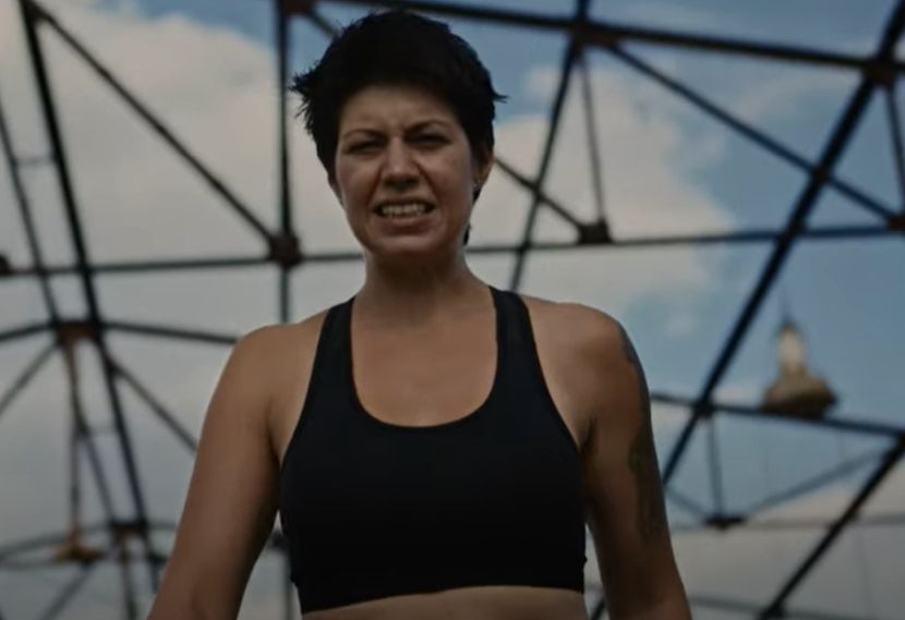 Maja Louis nas novom pesmom podstiče da se "probudimo" - Telegraf.rs