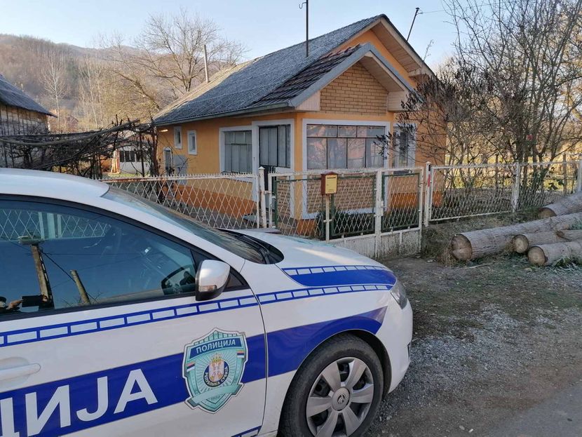 Tragedija u selu kod Niša: Ugljenisano telo žene zatečeno u dvorištu - Telegraf.rs