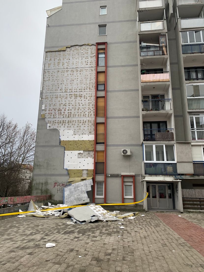Alarming photos: Kosava in Belgrade "breaks off" building's facade ...