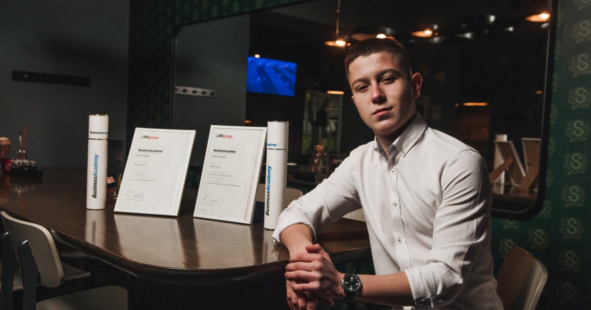 David (16) je najmlađi agent u Evropi: Sa 13 je zaradio prvi novac ...