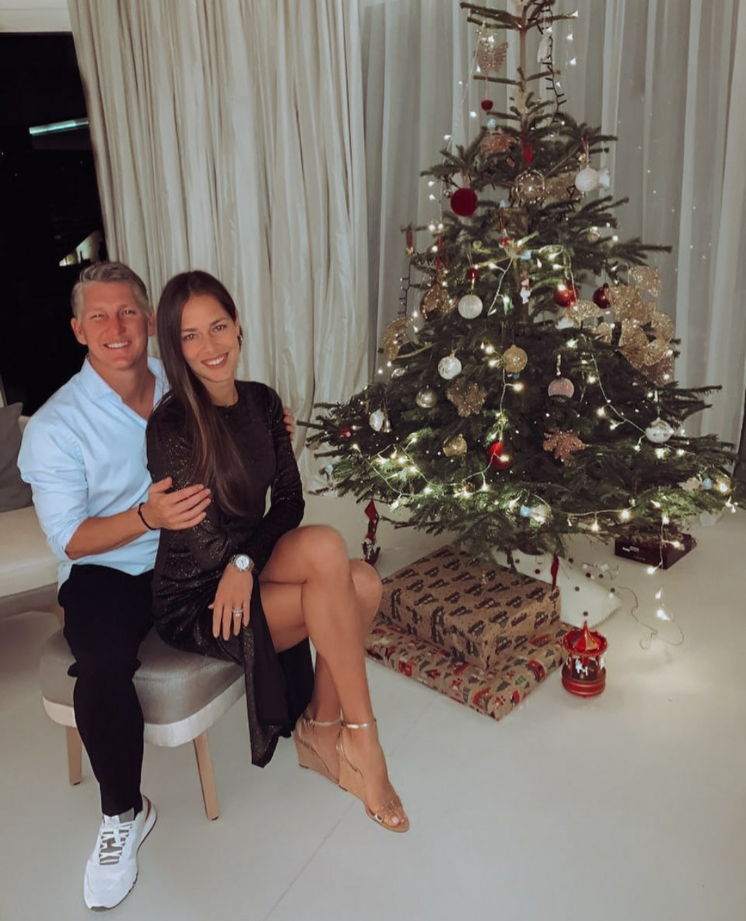 Ana u elegantnoj haljini u Bastijanovom zagrljaju: Njena lepota ...