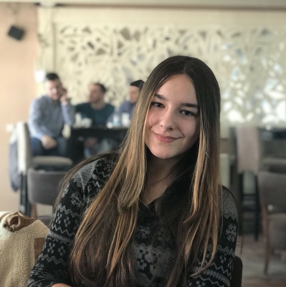 Teodora je živela skromno, sa samohranom majkom, a onda joj se život ...