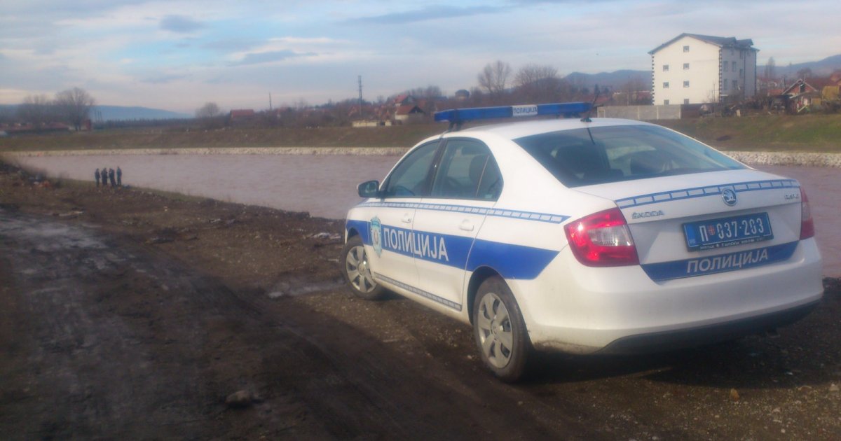Pronađeno telo muškarca kako pluta u kanalu! Jezive scene kod Kule ...
