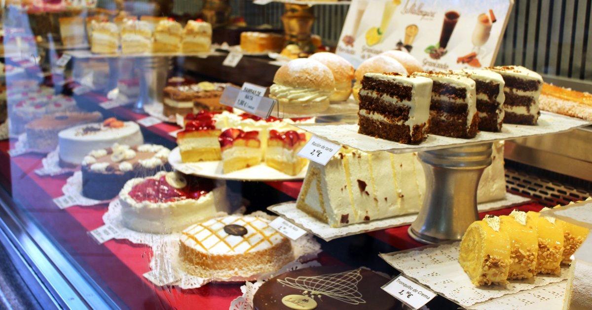 Račun iz poslastičarnice šokirao kupca, pored 2 dezerta naplatili mu ...