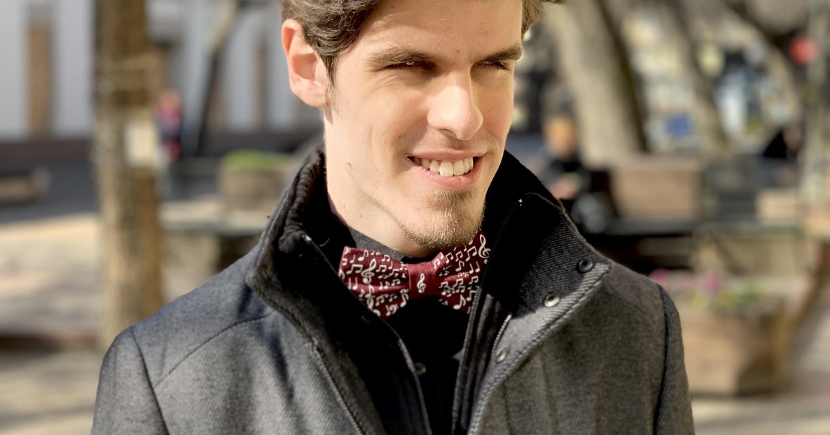 Nemanja je rođen slep, a peva lepše od Bočelija: Sa porodicom se bori ...