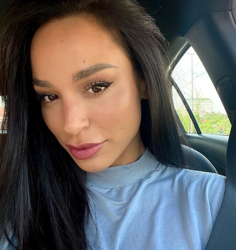 Edita Aradinović skroz naga pod tušem! Slika posle 60 sekundi nestala ...