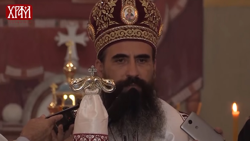 "Dostojan": Ustoličen episkop Metodije, ispred manastira se vijorile ...