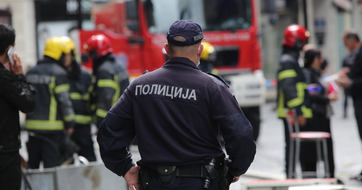 Zapaljen gradski autobus na liniji 16, na terenu su policija i ...