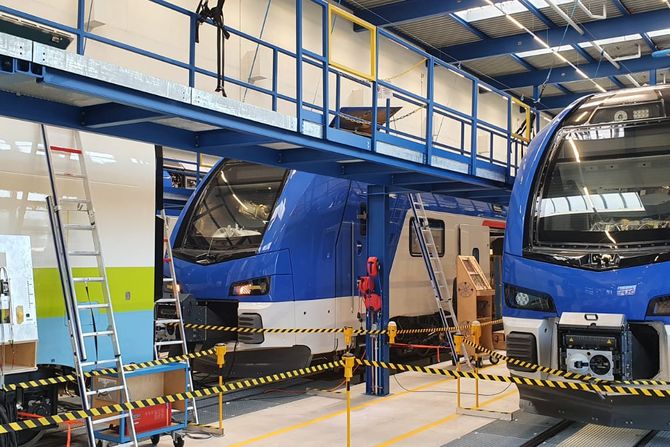 First high-speed train arriving in Serbia: Internet and hot drinks on ...