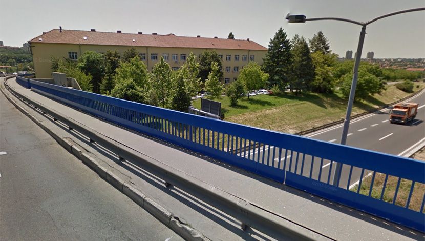 Muškarac skočio sa Plavog mosta u Beogradu: Reanimirali ga na ulici ...