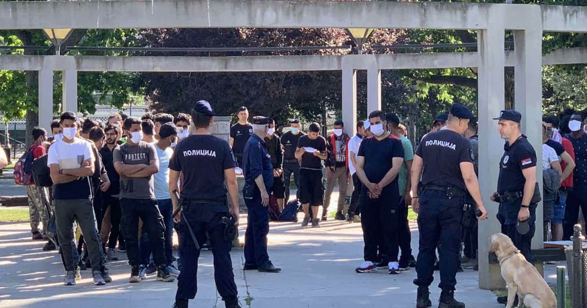 Velika akcija policije u centru Beograda: Pronađeno 126 ilegalnih ... Velika akcija policije u centru Beograda: Pronađeno 126 ilegalnih ...