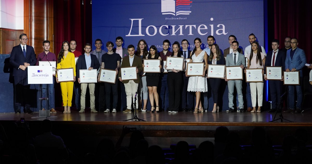 Najbolji studenti u Srbiji dobili više od 1.600 prestižnih stipendija "Dositeja": Dodelio ih je ...
