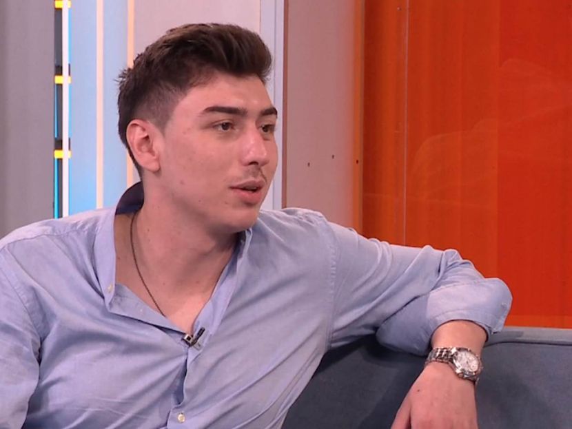 Mahir dirnuo gledaoce, ovo je njegov motiv: "Majka mi je poslala poruku ...