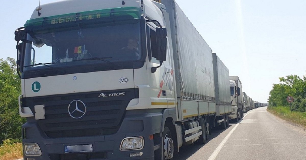 Ovako izgleda nepregledna kolona kamiona ka granici sa Hrvatskom: Ljudi ...