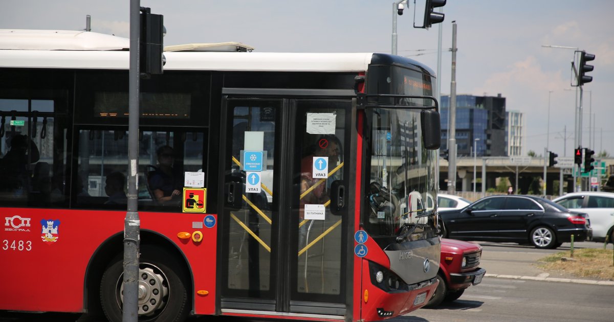 Snimak autobusa u Beogradu postao hit: Uđeš, ali gde ćeš izaći - ne zna ...