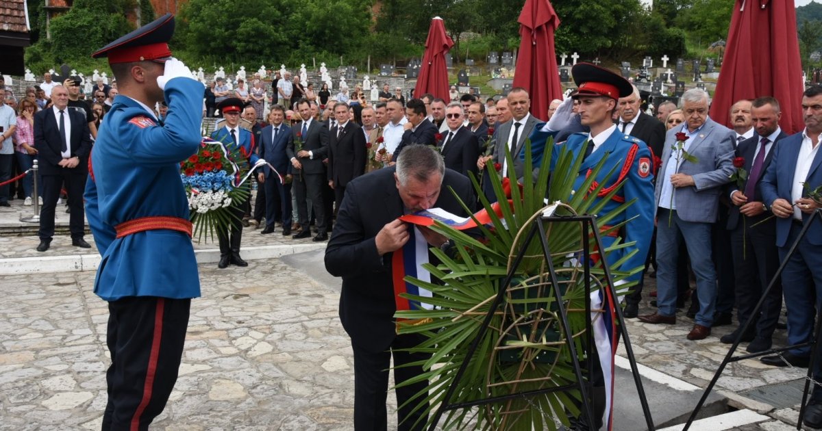 U Bratuncu se obeležava 31 godina od stradanja Srba srednjeg Podrinja ...