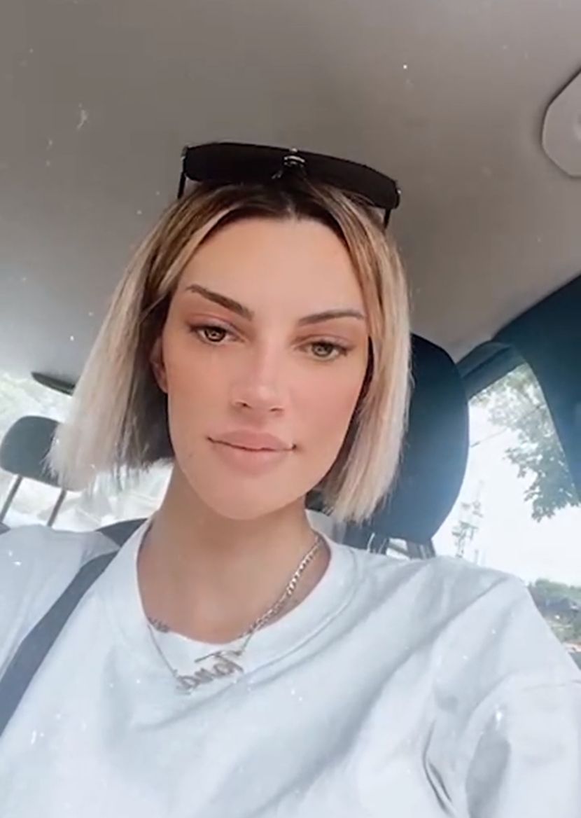 Tara Simov opušteno vozi bez vozačke dozvole i javno se hvali: "Tuži me ...