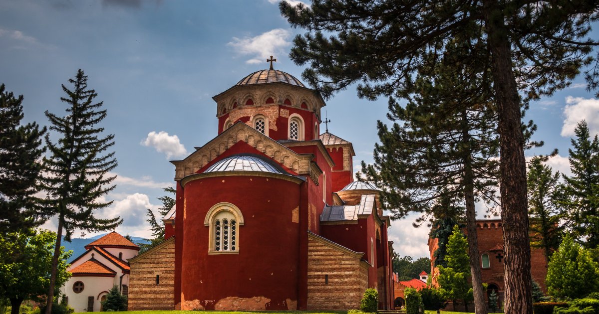 Manastir Žiča je prepoznatljiv po boji - Ona.rs